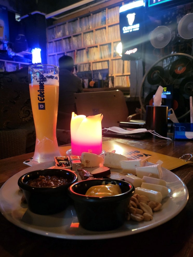 보정동 힙한 레트로 감성 LP BAR 옐로우서브마린 : 네이버 블로그