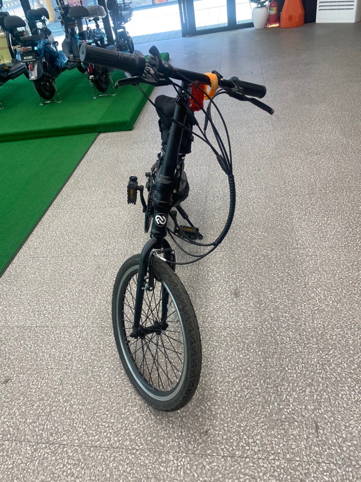 스카닉(SCANIC) M20 타이어 교체! : 네이버 블로그