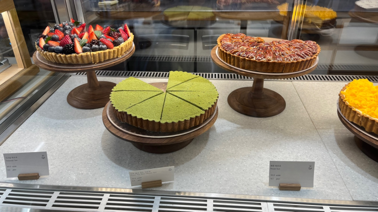 [성수역] 최근 성수에서 가장 HIP한 카페 이페메라 LCDC SEOUL : 네이버 블로그