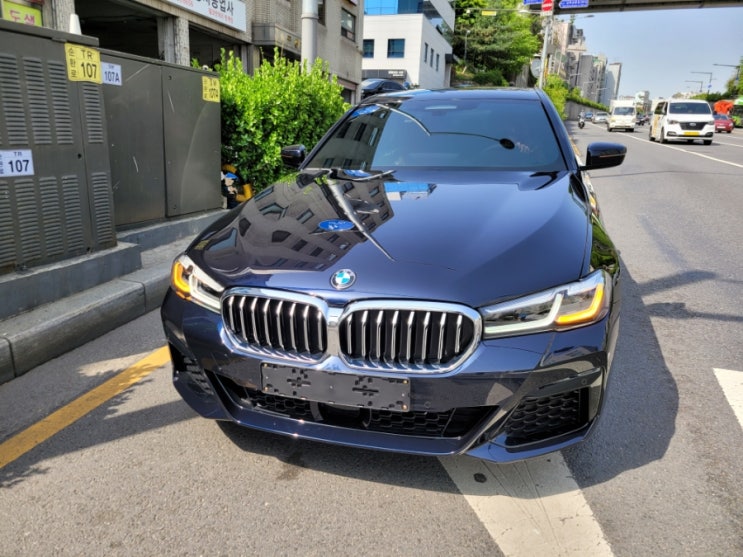 관악구 수입차 블랙박스 BMW 520i 아이나비 QXD7000 /아이볼트 Q에디션 보조배터리 설치 : 네이버 블로그