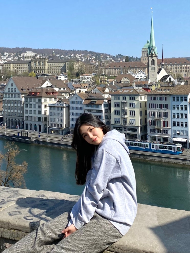 Swiss 취리히 In 스위스 여행 1일차니더도르프린덴호프반호프거리프라우뮌스터그로스뮌스터뮌스터교취리히 숙소 호스텔