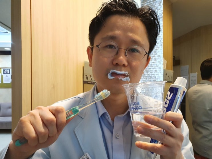 충치, 잇몸 예방 효과적 칫솔질 방법은? / 교정 환자 양치질 / 치태 6 / unitufted brush unituft 치태 ...