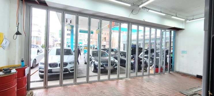 1층 상가 폴딩도어, 인테리어 효과까지 얻을 수 있게 : 네이버 블로그