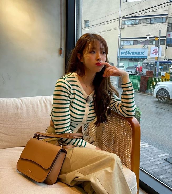 오야니 가방 이미주 화보 속 숄더백 여자 미니백 코디 네이버 블로그