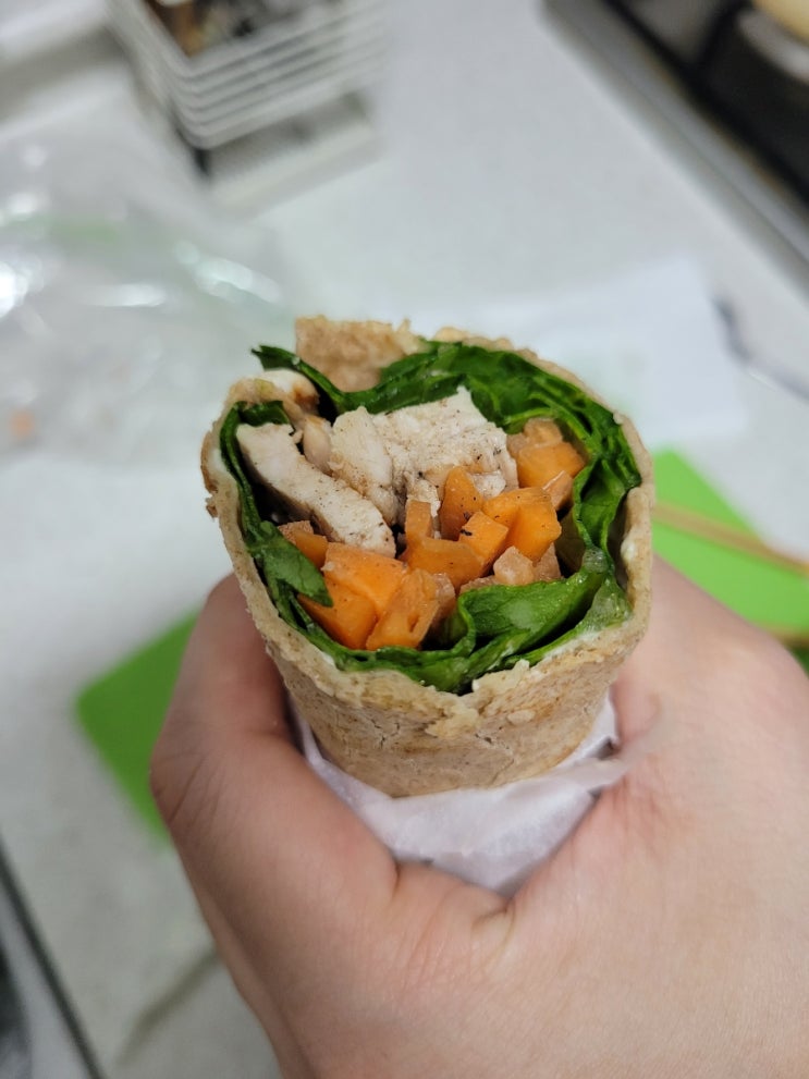 [신혼부부 요리] 직접 키운 로메인! 닭가슴살 또띠아 만들기 : 네이버 블로그