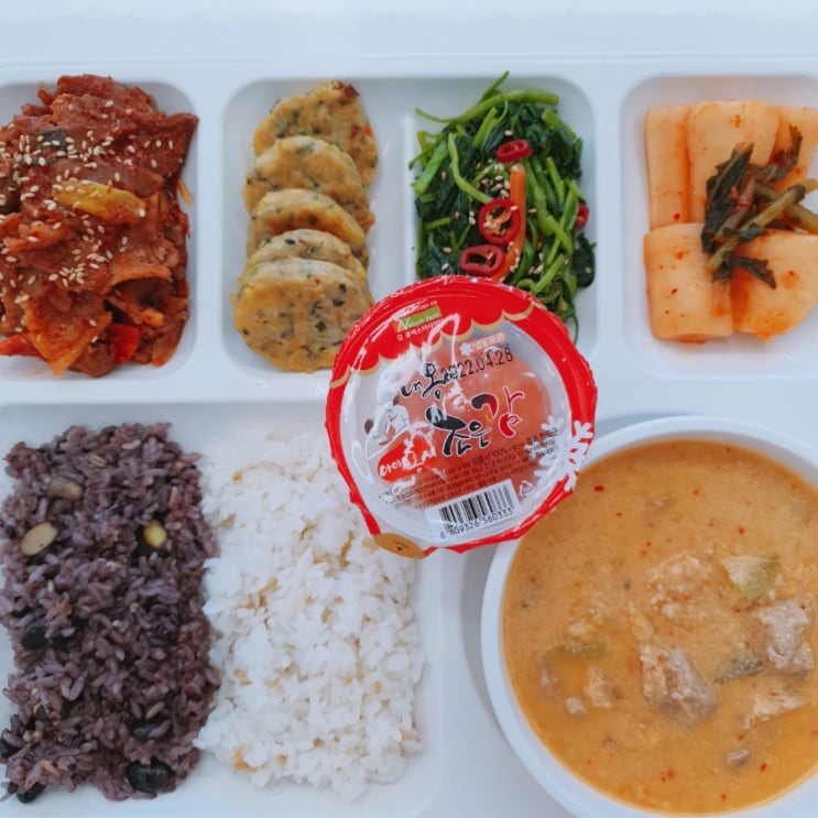 단체급식 메뉴모음콩비지찌개제육볶음해물완자전참나물무침 만드는법후식으로 아이스홍시 5월회사 구내식당 레시피와 메뉴표
