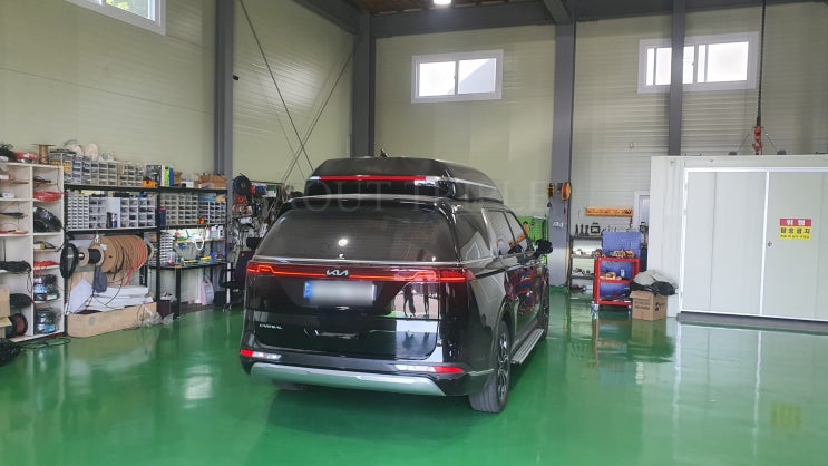 4세대 카니발 KA4 하이리무진 9인승 GSP인산철 시동배터리 100A, 무시동TV 시스템, 인버터배선 설비, 빌스콘티 테일램프(합법 자가인증) 작업 - 오토트리플 ...