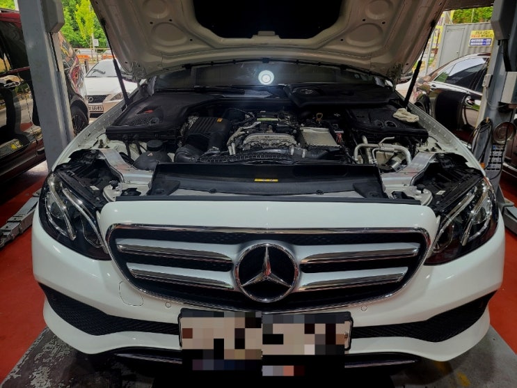 벤츠E200 W213 계기반엔진경고등 P012800 엔진오일누유 헤드커버 엔진오일팬 써머스탯 남양주시수입차정비 다산동수입차정비 ...