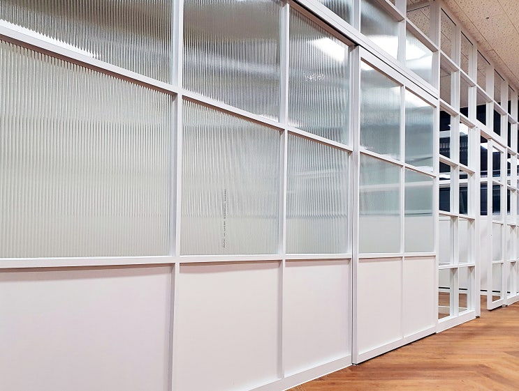 지식산업센터 사무실칸막이 설치 (철제 파티션, 금속 가림막, 강화유리 벽체 설치) : 네이버 블로그