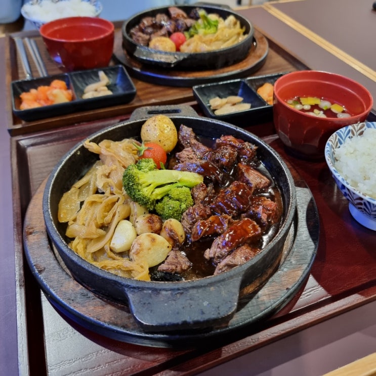 데이트 땐 뭐 먹지 50탄 의왕 롯데프리미엄 아울렛 타임빌라스 동화정육 벨리곰 웁스 어 데이지 네이버 블로그