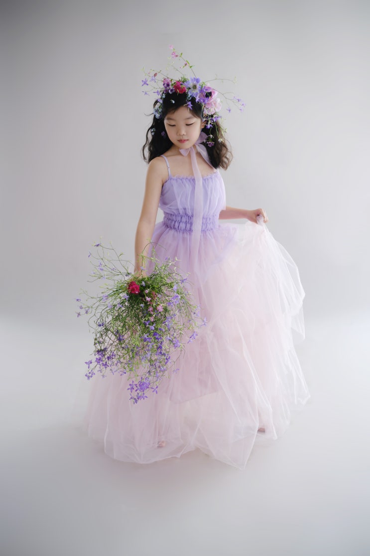 여아옷 중에서도 초등학생 원피스까지도 예쁘게 준비되어 있는 행궁동 사진관에서 인생사진 남겨주었어요 네이버 블로그