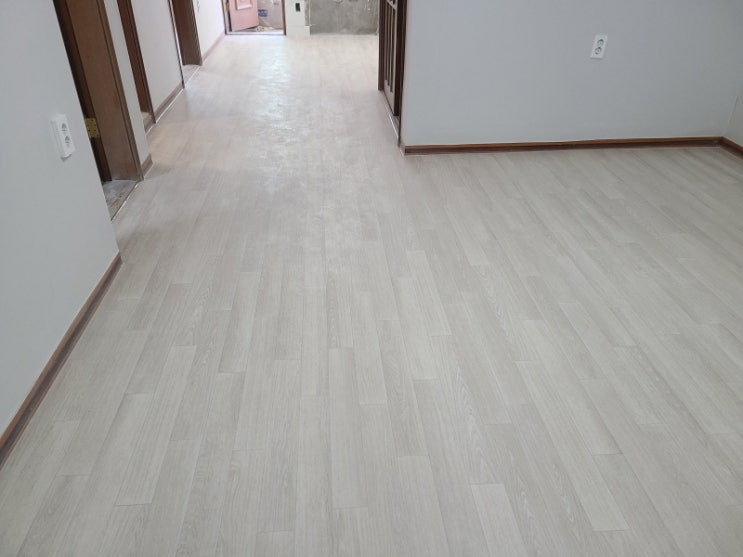 용문동빌라에 대전장판 KCC장판 2.2T바닥재 시공완료 / 도배후 시공 : 네이버 블로그