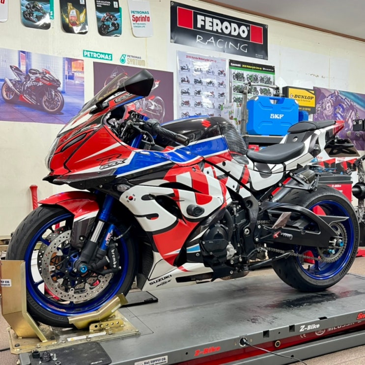 스즈키 Gsx R1000r 길레스툴링 레버 교환 Did체인 교환 Pbr 대 소기어 교환페로도 브레이크패드 교환