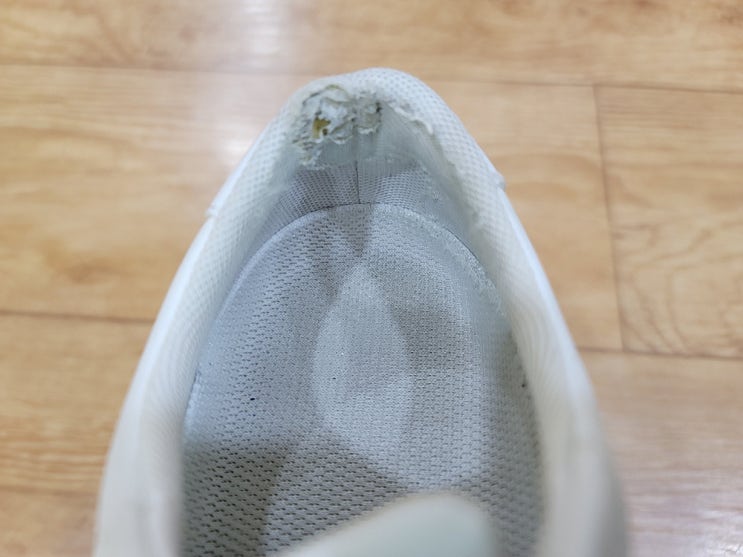 타미힐피거 운동화신발 안쪽 뒤꿈치 헤짐 까짐 수선 현대백화점 매장에서 수선 맡기기 디스커버리 아디다스 운동화 신발