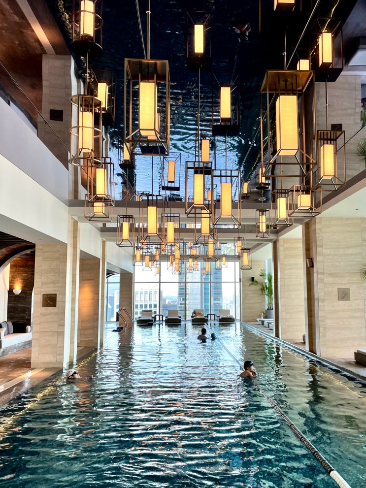 서울 6성급호텔 조선 팰리스 Josun Palace 그랜드 마스터스 룸 피트니스 수영장 콘스탄스 조식까지 고급스러운