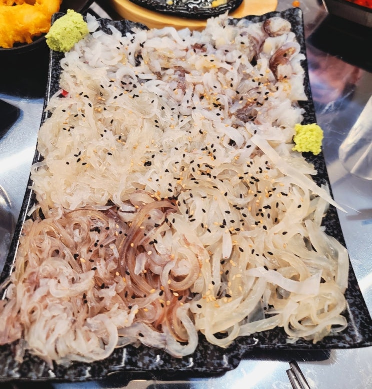 대구중구동인동2가맛집 달빛산오징어해산물포차 푸짐한 곁음식과 손으로 썰어주는 식감좋은 산오징어회 전문점 네이버 블로그