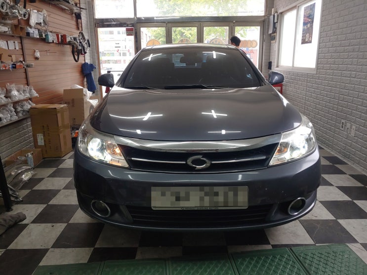 SM5 라구나(L43) 제논 헤드라이트 크롬 반사판 교환 작업. HID 전구는 D1S 타입 바이오 4면 LED로 변경 : 네이버 블로그