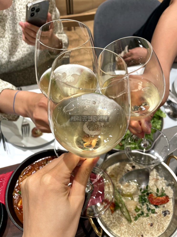 더현대서울 맛집 ‘와인웍스 분위기 좋은 여의도 레스토랑 회식 장소 추천 무료 주차 꿀팁 네이버 블로그