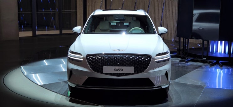 GV70 기반의 중형 전기 SUV! 제네시스 eGV70 리뷰 : 네이버 블로그