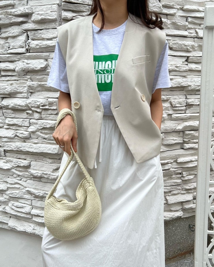 리얼마니)인빈시블 반팔티. 매드 베스트. 샤인 스트링스커트. 니트 호야백.오를 반팔티 : 네이버 블로그