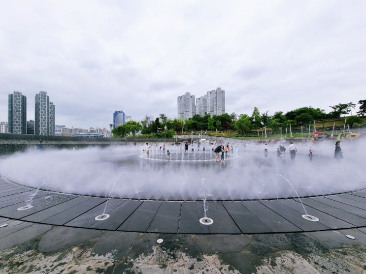 수원 아이와 가볼만한 곳 신비한 물너미에서 신나는 무료 물놀이 Feat광교 호수공원 바닥분수 위치 및 가동시간 이용팁