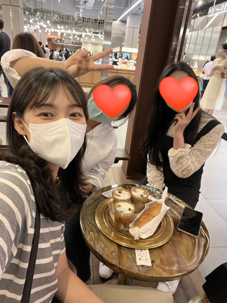 여의도 나들이(더현대서울,커멜커피,ifc cgv, 테이스팅룸) : 네이버 블로그