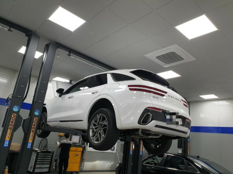 GV70 1년 주행 후기(feat. 평균연비, GV70 엔진오일 교체, 기본점검) : 네이버 블로그