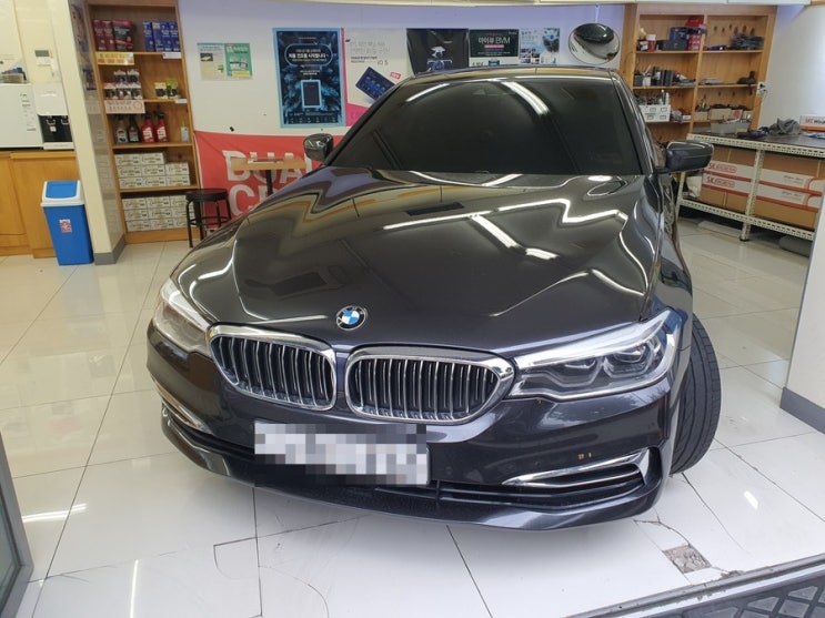 [수입차 블랙박스 / BMW 블랙박스][[BMW 520d 파인뷰 파인드라이브 LXQ300 2채널 블랙박스 장착 / 블랙박스 보조배터리 에코파워팩 S12 장착]] 창동 네비야 ...