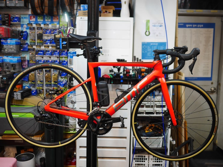 전북자전거비토리아 코르사 콘트롤 폴드 파라 로드바이크 타이어 교체작업 전북 자전거 타이어 로드바이크 타이어 전문점 전북 비토리아 정식대리점 전주 바이크박스인후점