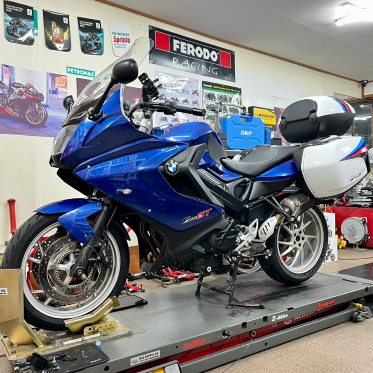 Bmw F800gt 쉘 어드밴스 울트라 15 50 엔진오일 교환 하이플로 필트로 오일필터 교환 낚시그립 작업 입니다