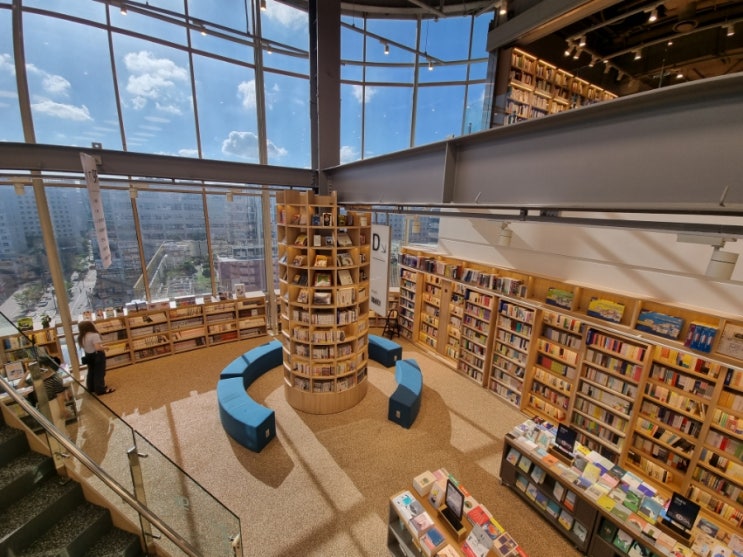 [강서/양천] 뷰도 좋고, 독서하기도 좋은 서점 추천. Yes24 강서NC점 : 네이버 블로그