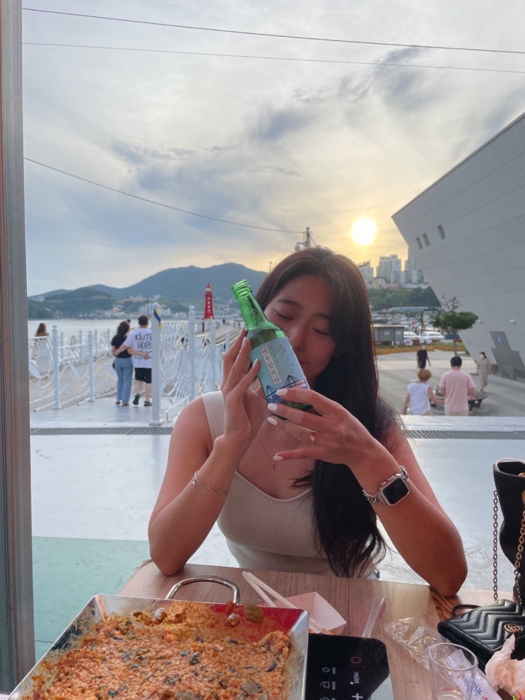 여수 1박2일 여행코스 맛집 가볼만한곳 낭만포차거리 꽃돌게장1번가 낭만카페 쫑포피자 에어비앤비 밀터 네이버 블로그