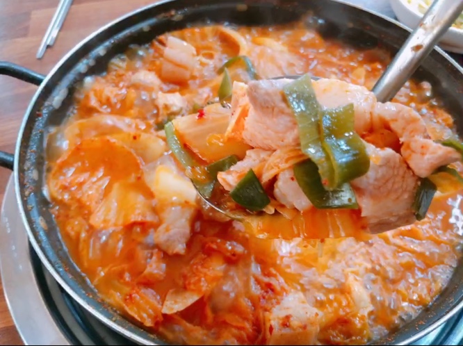 줄서서 먹는 돼지김치찌개 맛집시골통돼지볶음 부산연산점 네이버 블로그