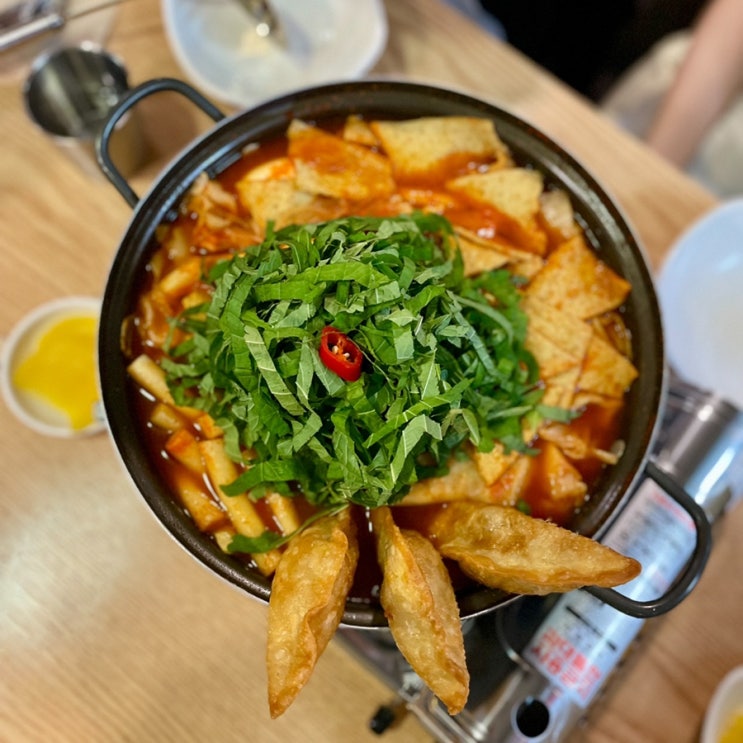 여의도 맛집 모퉁이네 깻잎 즉석떡볶이에 버터갈릭 감자튀김은 무조건입니다 ️ 네이버 블로그