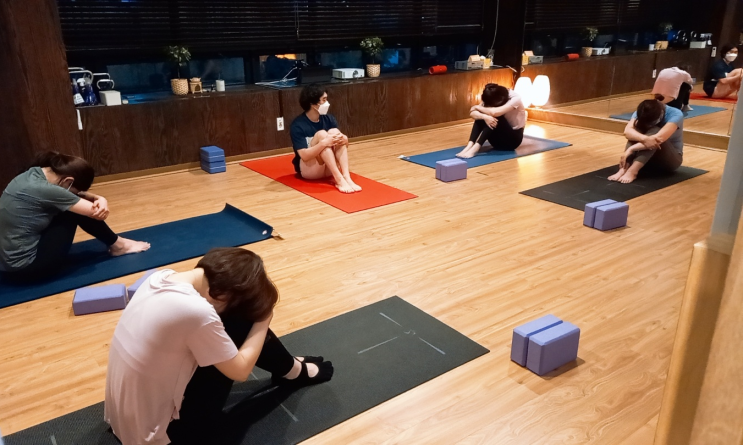 범계요가아델요가스튜디오 저녁요가 저녁운동 직장인요가 직장인운동 추천 하타요가 네이버 블로그