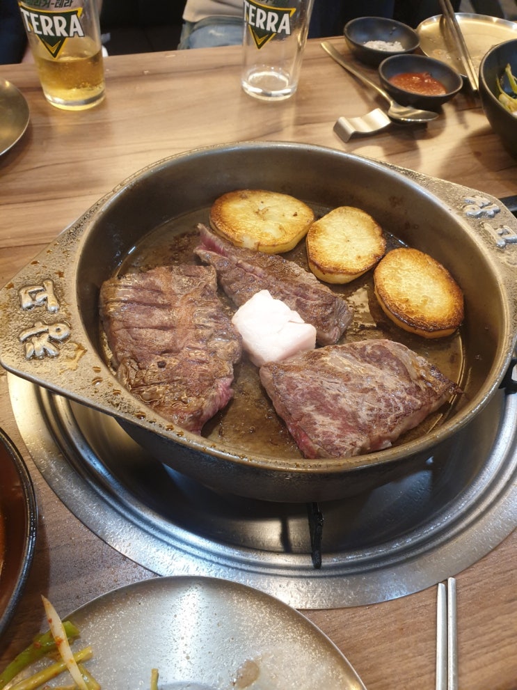 여의도맛집 창고43 모임하기 좋은 고급 한우 맛집 풍부한 육즙 일품 네이버 블로그
