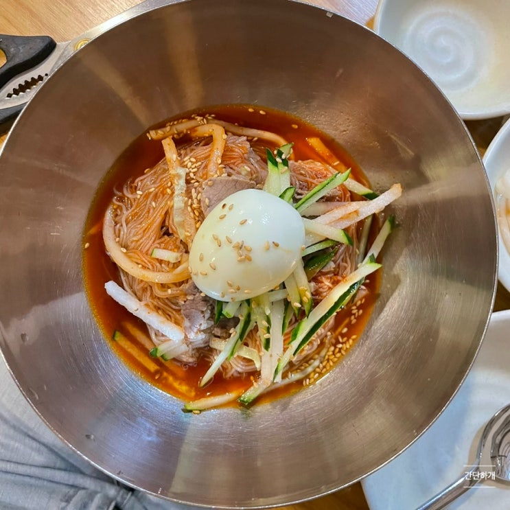 경복궁역 이가면옥 서촌 함흥냉면 맛집 여름에 시원한 물냉면 비빔냉면에 꽉찬 고기만두까지 맛볼 수 있는 곳 더위와