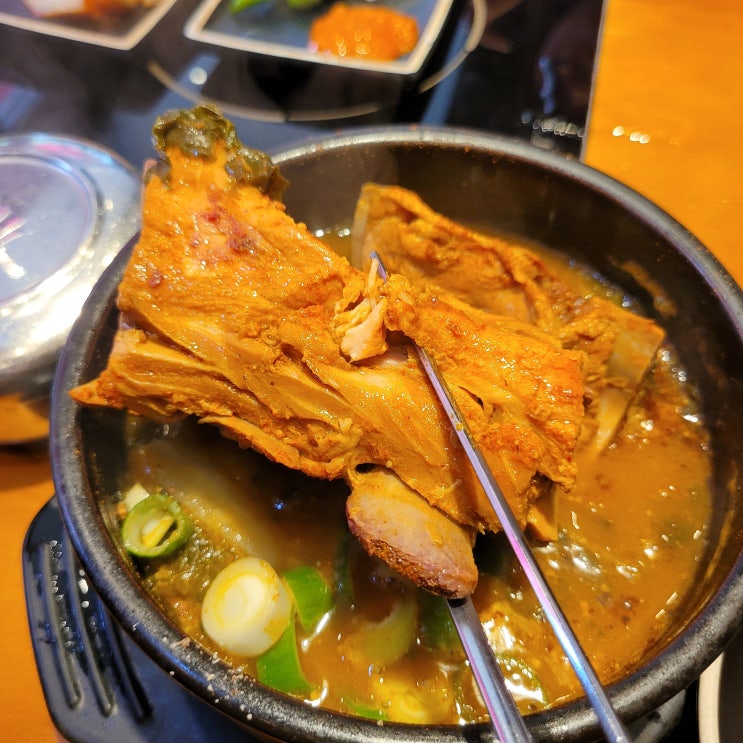 가산디지털단지 남자탕 살코기 가득한 뼈해장국과 속이 꽉 찬 고기왕만두로 점심 해장하기 네이버 블로그