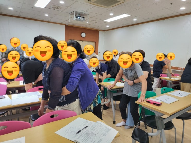 노인요양시설and노인복지시설and요양기관 종사자 요양보호사 응급처치교육 낙상사고발생시 응급상황대처법 과 심폐소생술 하임리히법실습