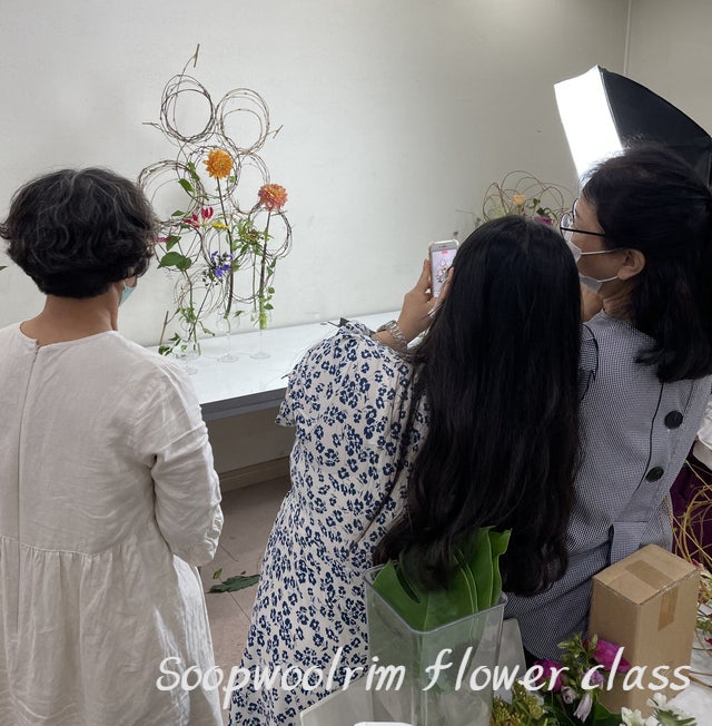 소상공인전문기술교육 플라워 레슨 친환경꽃꽂이 하나쿠바리 특강 마산오브학원 마미플라워디자인스쿨 플라워레슨 도쿄마미플라워디자인스쿨