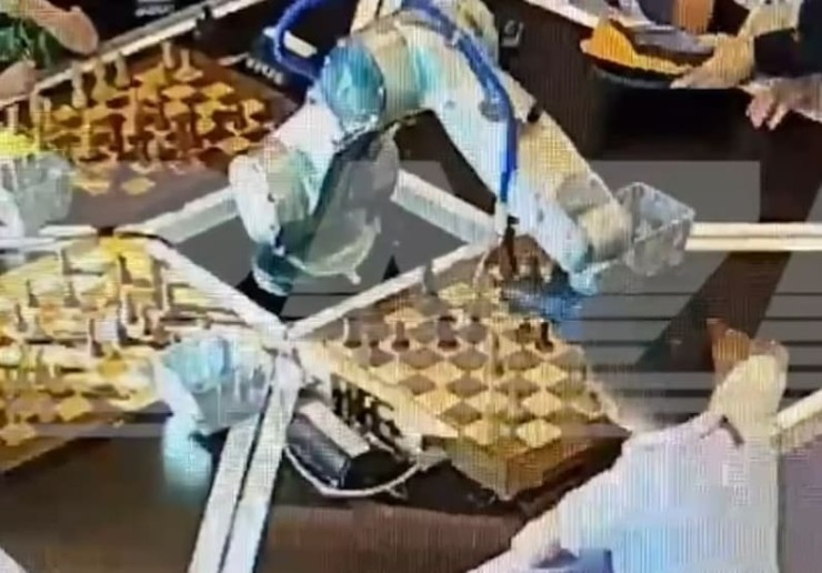 로봇의 충격적인 사고 사례들 VIDEO:Worst robotic accidents in history : 네이버 블로그