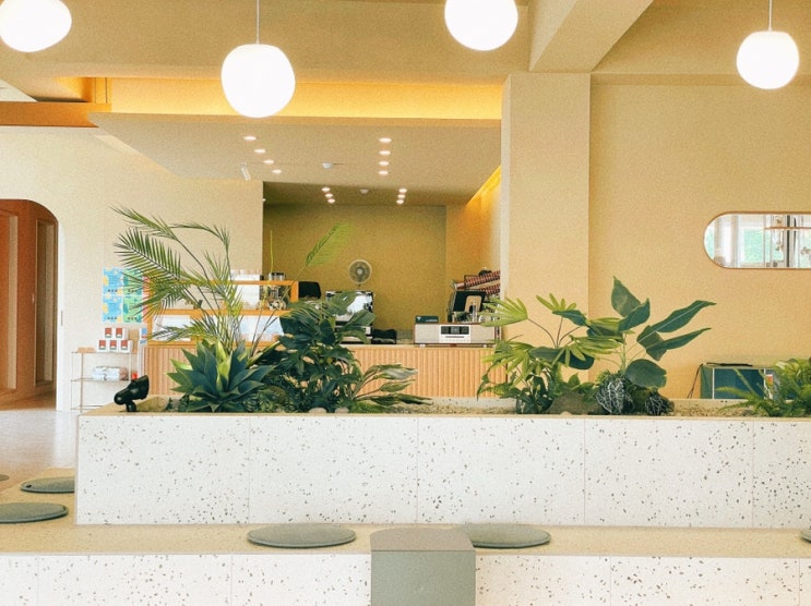 넓고 쾌적한 감성 카페 “203커피스튜디오” : 네이버 블로그