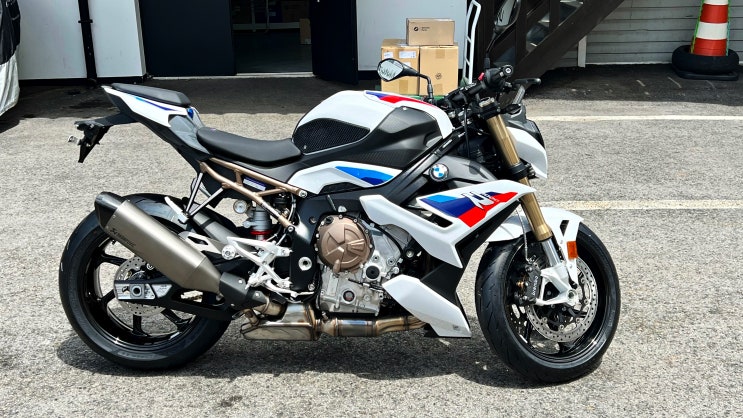 BMW S1000R M패키지 출고. : 네이버 블로그