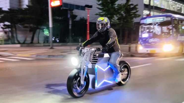 위페드 최초 전기 오토바이 GHOST 프로토타입 공개! : 네이버 블로그