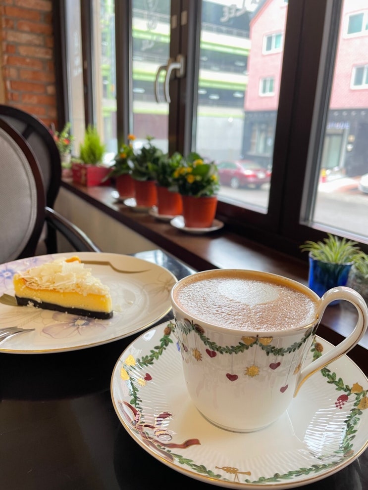 서판교 케이크가 정말 맛있는 카페라리 후기. 분당 판교 홀케이크 맛집. 감성 가득한 클래식 판교 카페 : 네이버 블로그