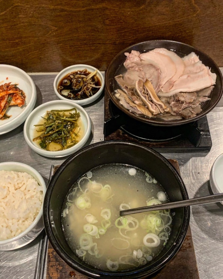 종각 엄용백 돼지국밥 부산식 수육백반 맛집 든든한 밥집🙌🏻 네이버 블로그