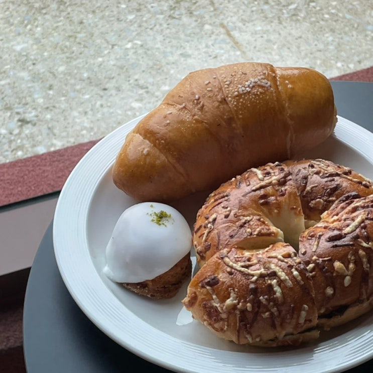 [고양] 인상적인 건물, 고양 베이커리 카페 | 디스케이프 D SCAPE : 네이버 블로그