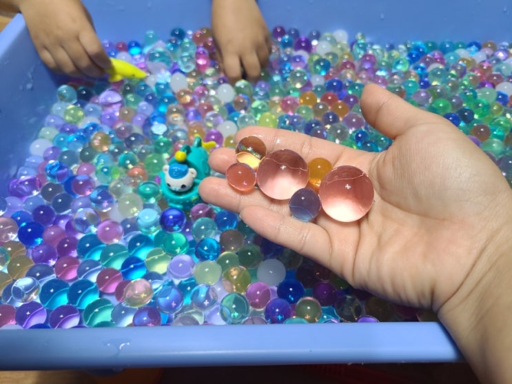 개구리알 장난감 워터비즈 크기비교 후 수정토 놀이 즐겨요 : 네이버 블로그