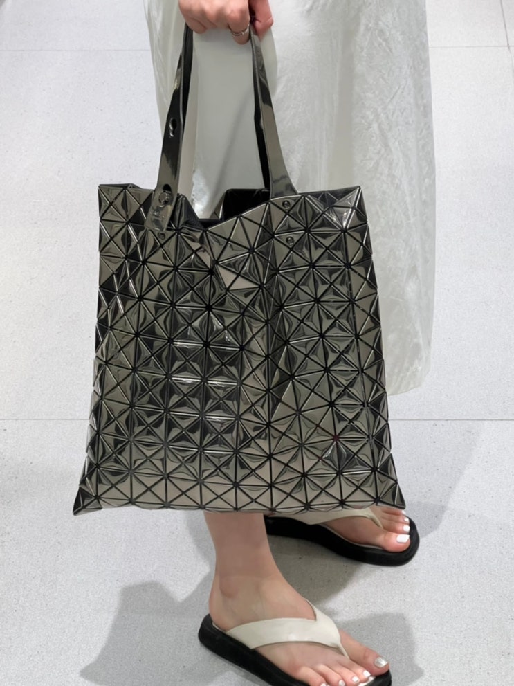 세련된 바오바오 BAOBAO 이세이미야키 프리즘 플래티넘 토트백 숄더백 건메탈 : 네이버 블로그