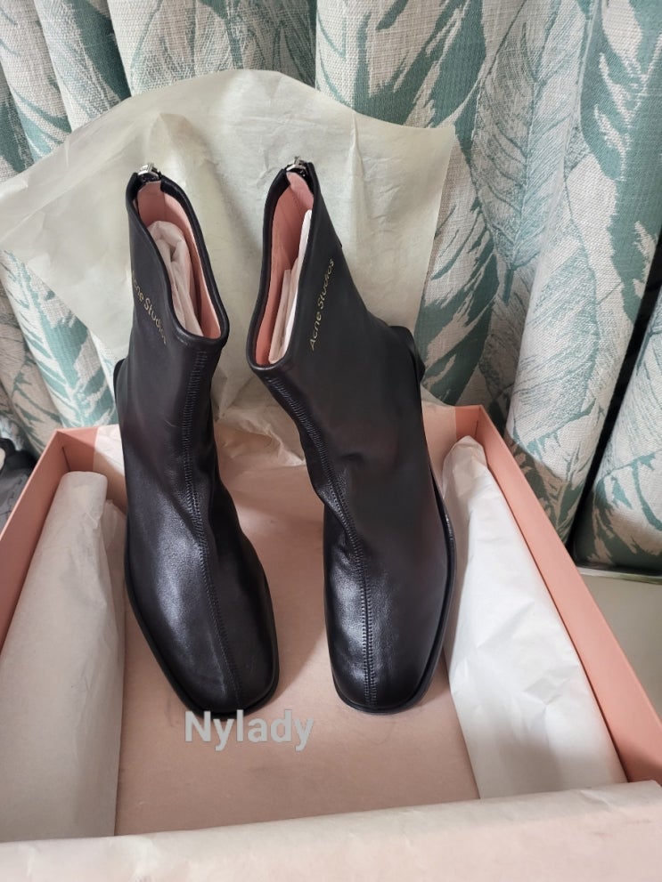 아크네 베르틴부츠 지금이 최저가 마이테레사 무료배송주말 20프로 할인 2단콤보 초핫딜톰브라운도 77만원 네이버 블로그